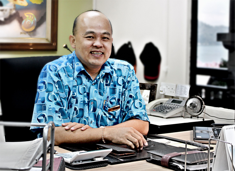 HENRY LOW General Manager of Swiss-Garden Golf Resort & Spa Damai Laut ...