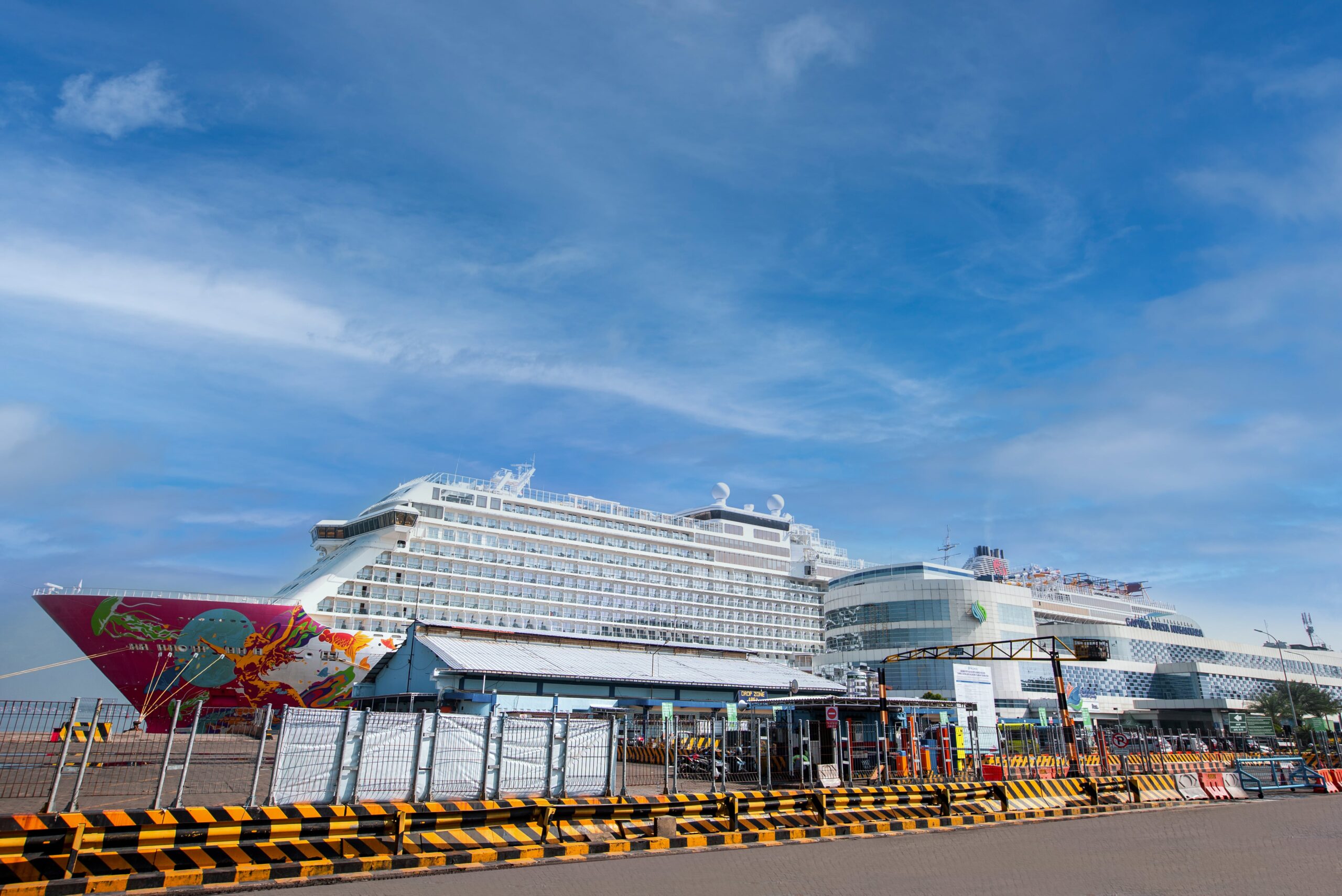 Resorts World Cruises Debuts in Surabaya With The Genting Dream - Gaya ...